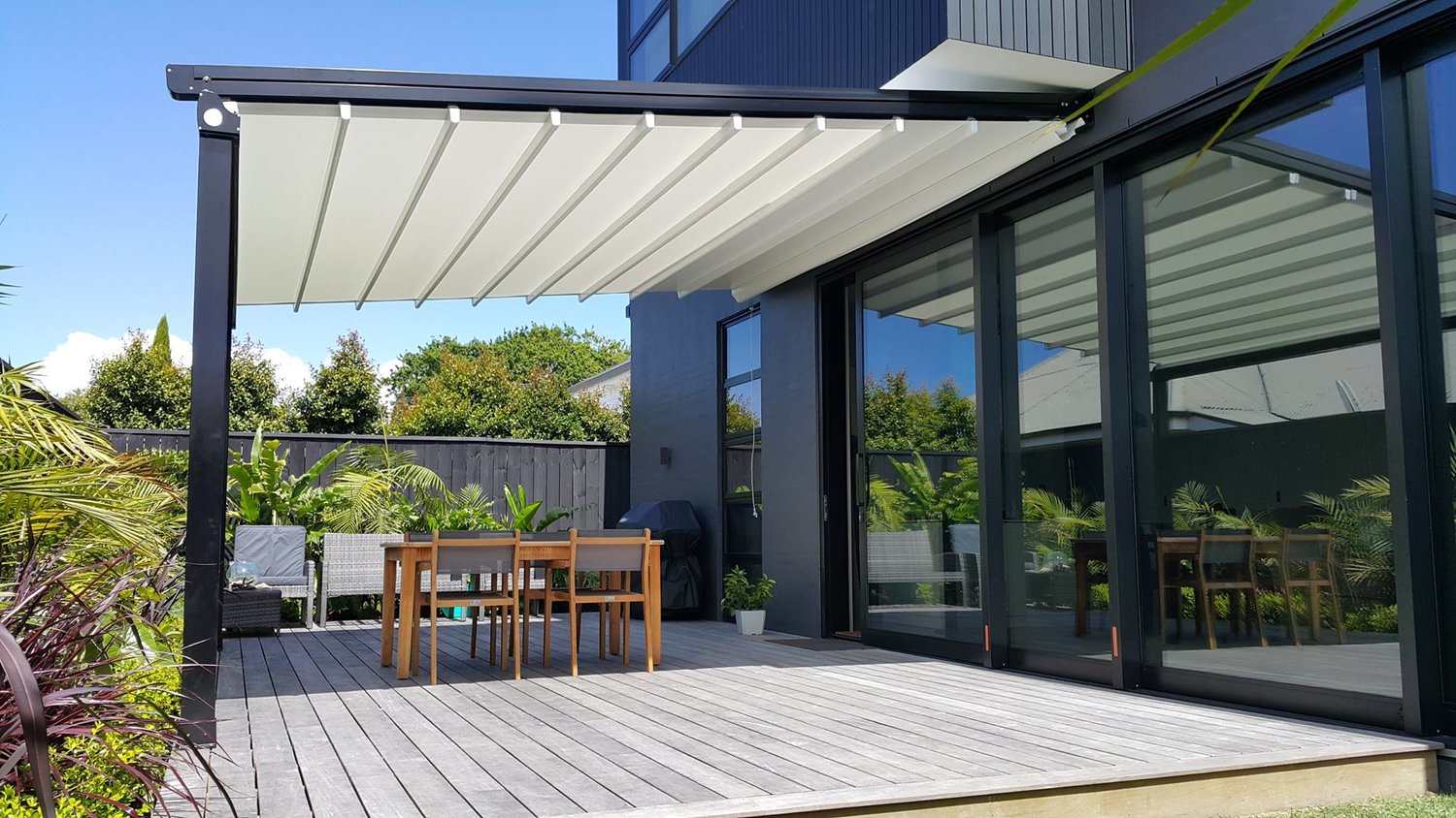 Retractable Roof Pergola | Retractable Roof for Pergola | Retractable ...